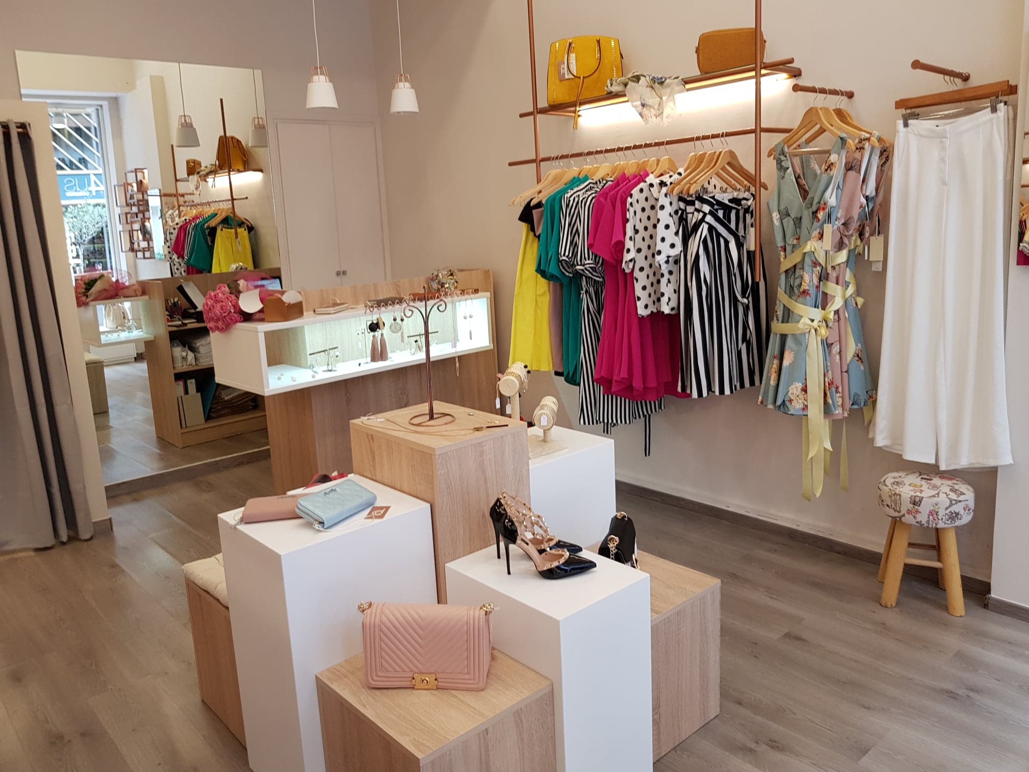 Chic point: Η boutique που μόλις άνοιξε στο Βολονάκι! (ΦΩΤΟ ...